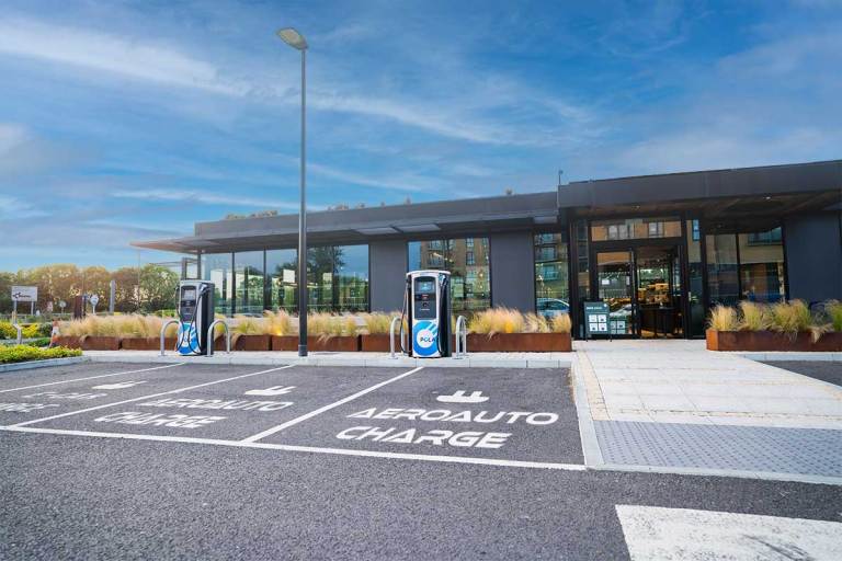 AeroAuto eTVOL UAMV’s Flying Car EV Charging Stations – Ripping It Outdoors